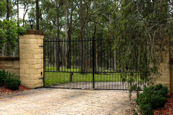 Driveway Gate Plans: Size, Height & Design Guide